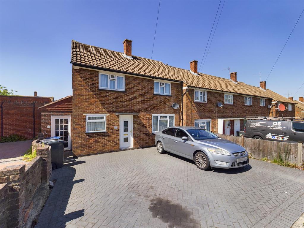 Headley drive, New Addington, Croydon 3 bed end of terrace house - £425,000
