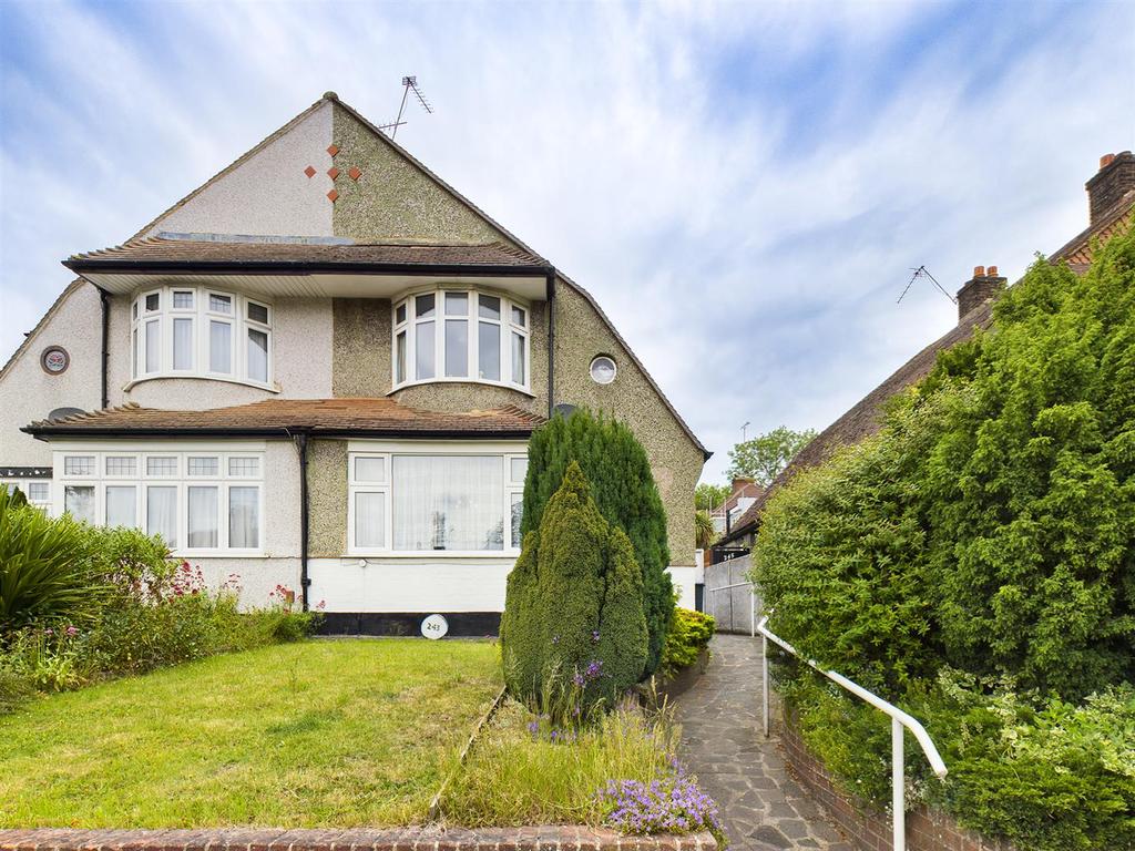 Addington Road, South Croydon, Surrey 3 bed semi-detached house - £495,000