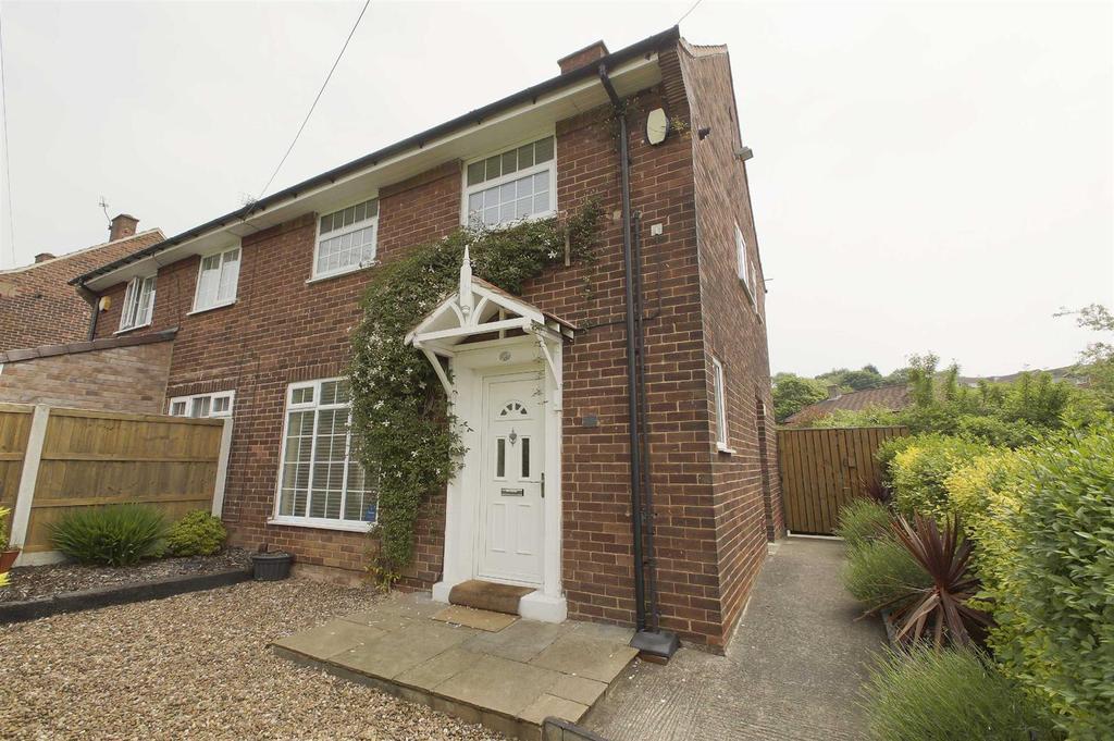 Monkswood Rise 2 Bed Semi Detached House £750 Pcm £173 Pw