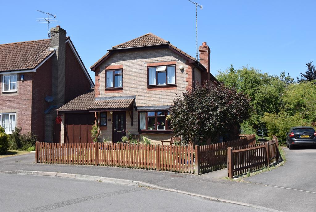 Yewtree Close, Durrington, SP4 8NG 4 bed detached house - £395,000
