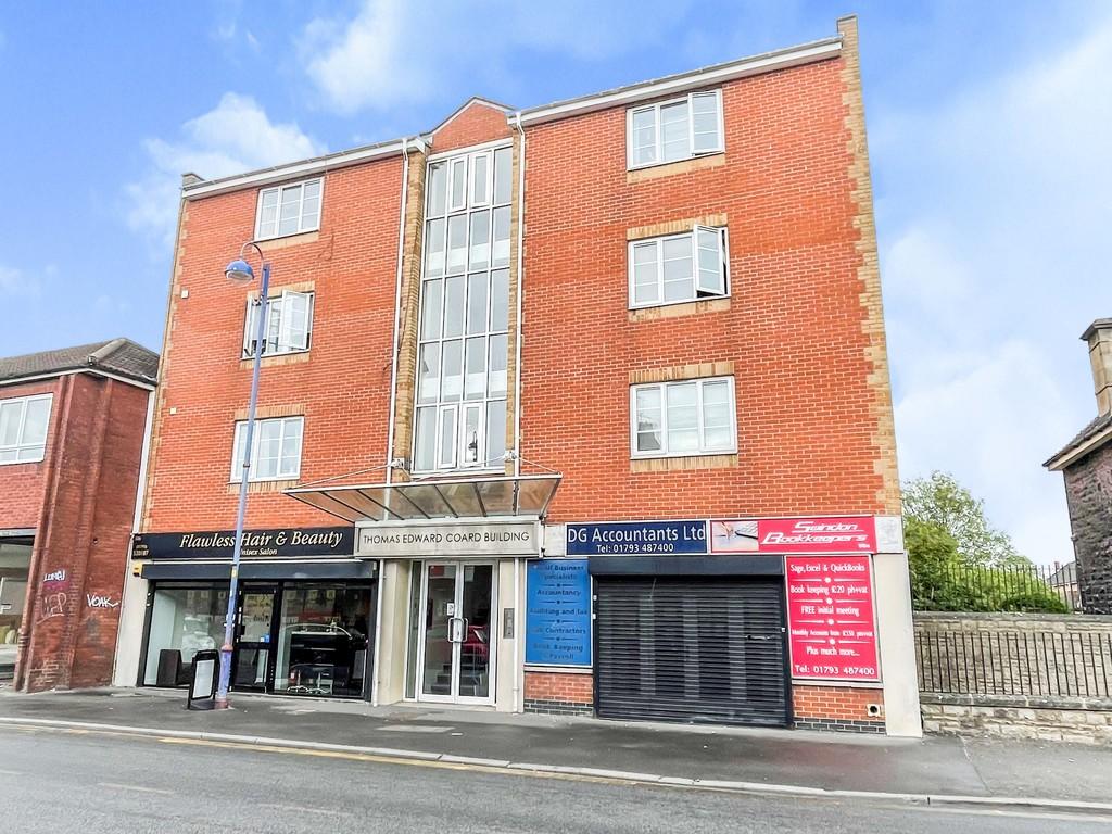 Thomas Edward Coard Building, Swindon 1 bed apartment - £115,000
