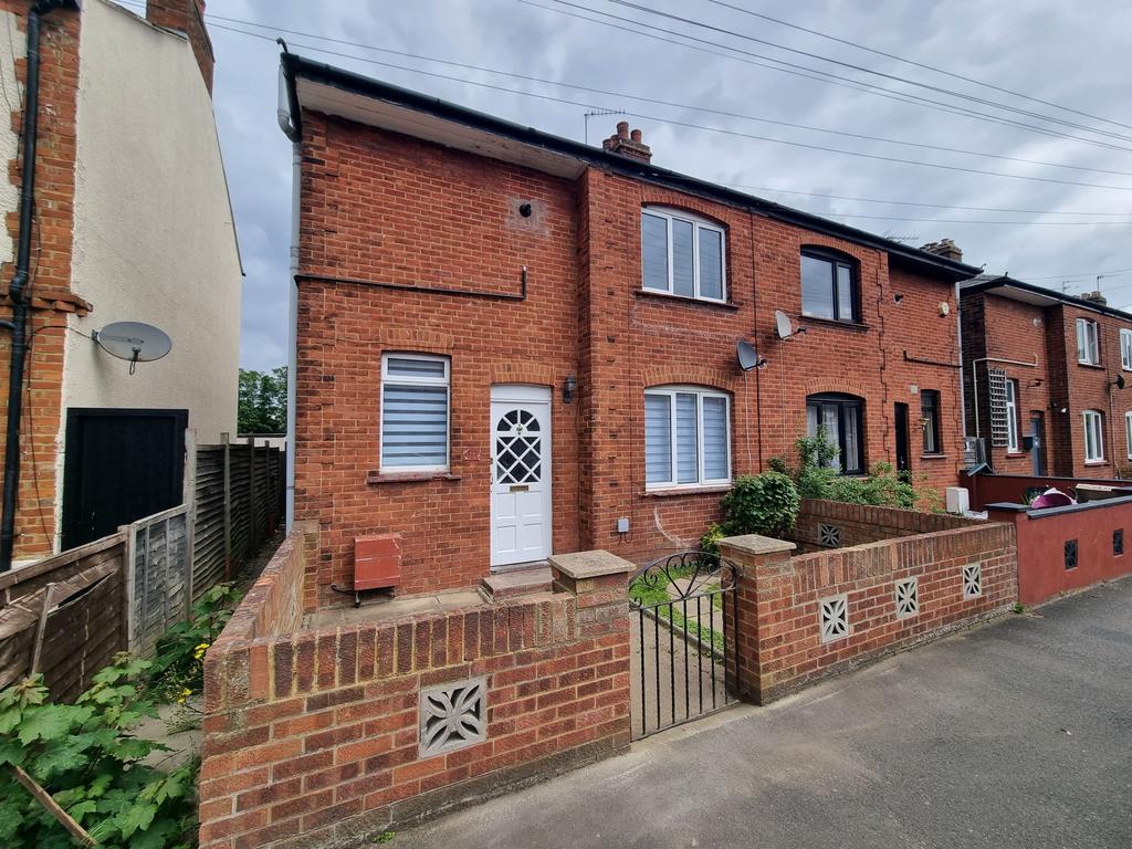 Queens Road, Feltham 3 bed semi-detached house - £2,300 pcm (£531 pw)