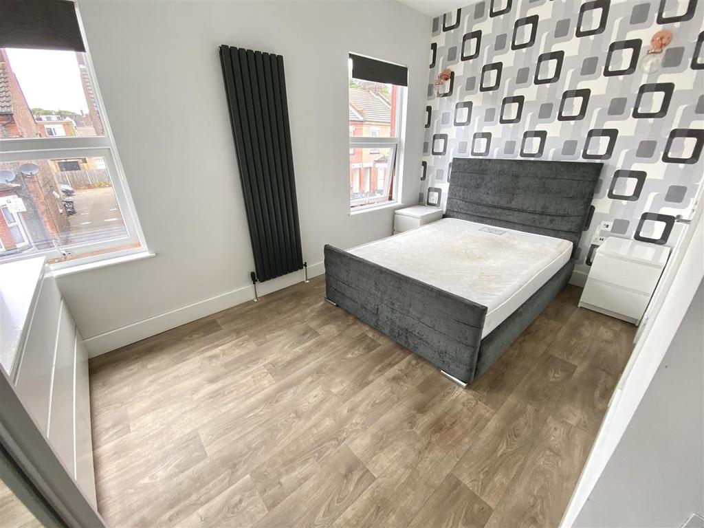 Reginald Street, Luton 1 bed in a house share - £575 pcm (£133 pw)