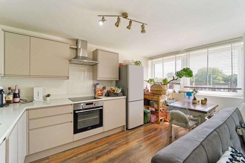 Otho Court, Augustus Close 2 bed apartment - £439,950