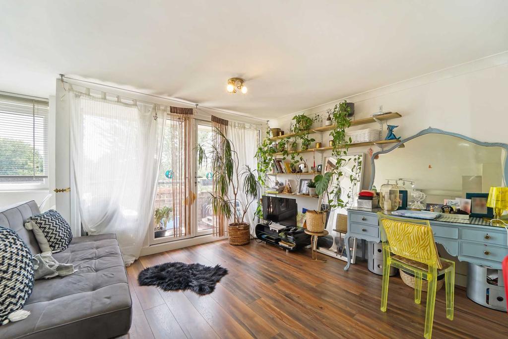 Otho Court, Augustus Close 2 bed apartment - £439,950