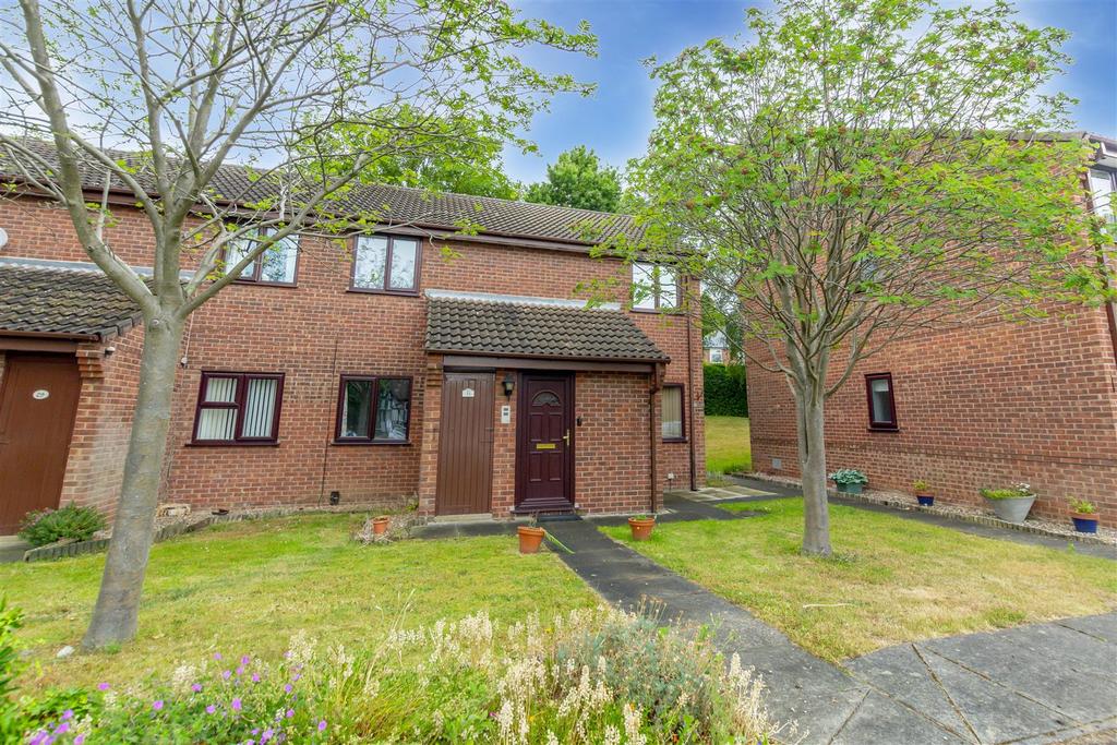 Brookdale Court, Nottingham 2 bed maisonette - £125,000