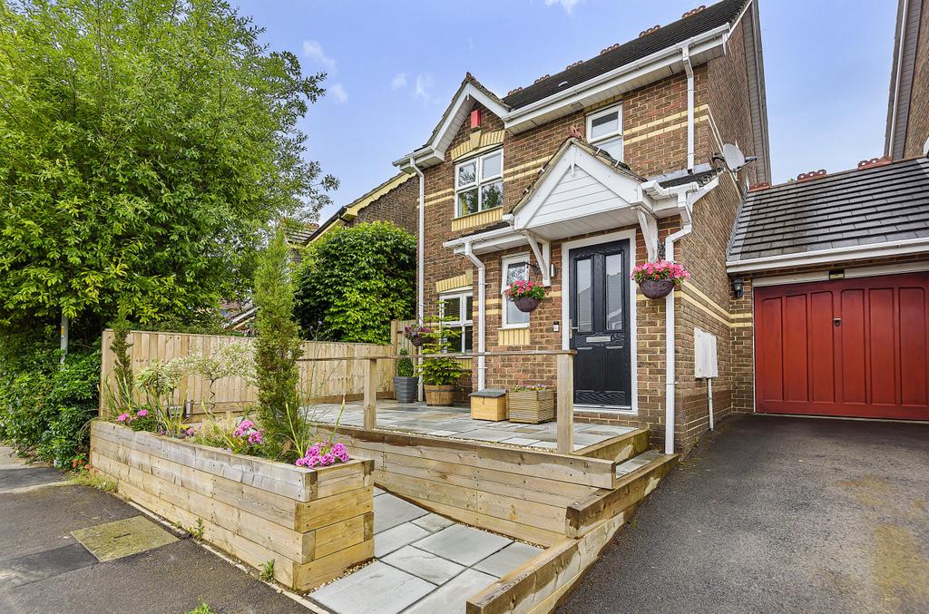 Reynolds Way, St Andrews Ridge... 4 bed detached house - £375,000