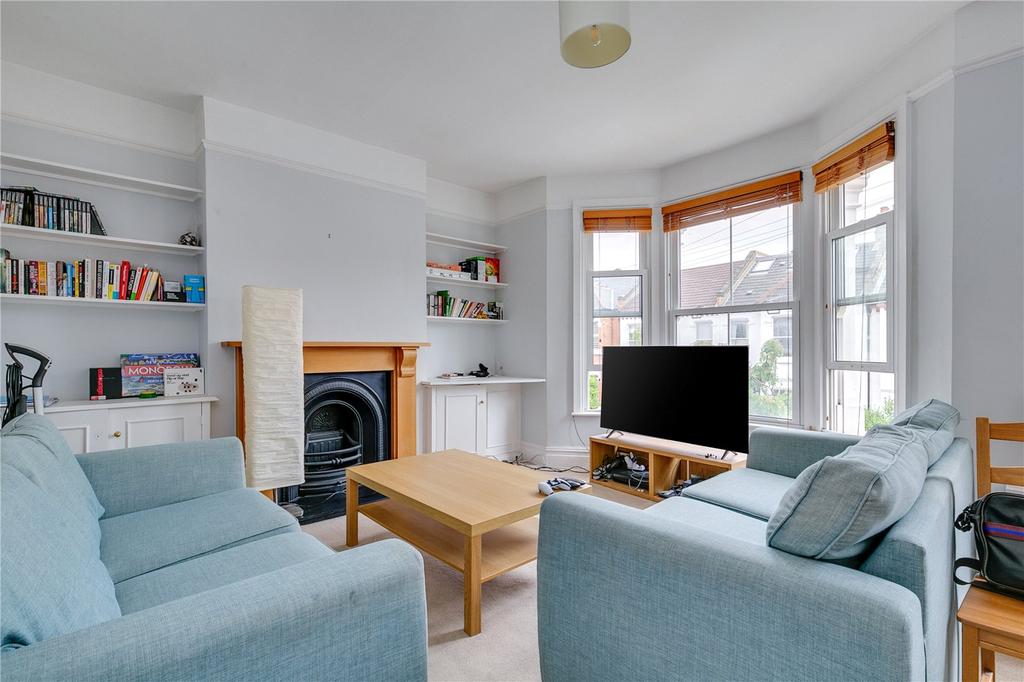 Rudloe Road, London, SW12 3 bed apartment - £2,850 pcm (£658 pw)