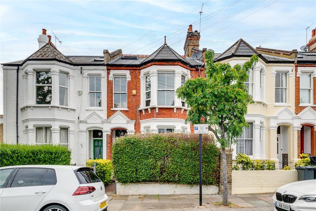 Rudloe Road, London, SW12 3 bed apartment - £2,850 pcm (£658 pw)