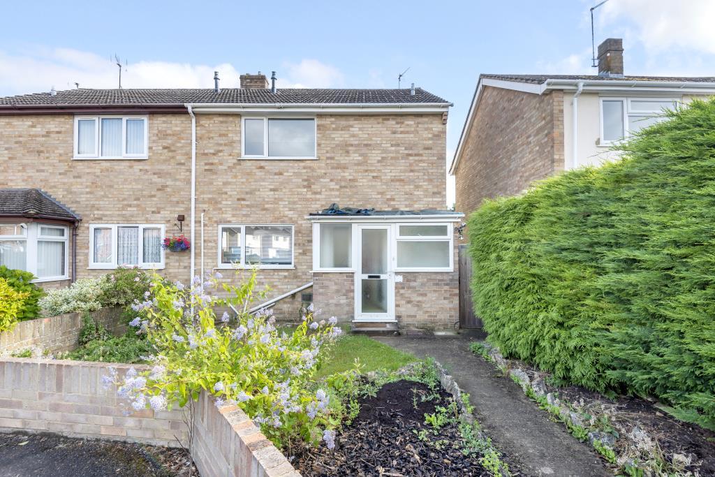 Bicester, Oxfordshire, OX26 3 bed semi-detached house - £350,000