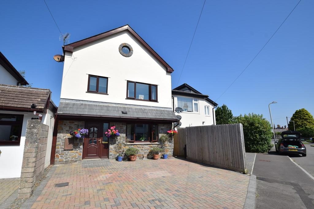 Lavender Cottage, Heol Gam, Bridgend... 4 bed detached house - £375,000