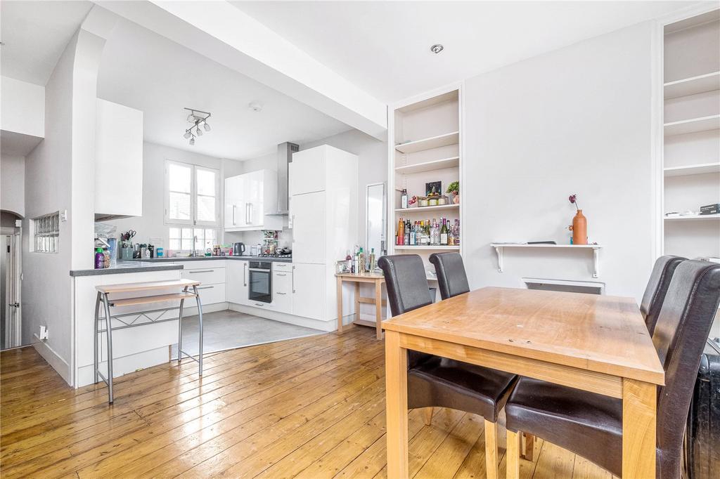 St. Dunstans Road, London, W6 3 bed flat - £2,850 pcm (£658 pw)