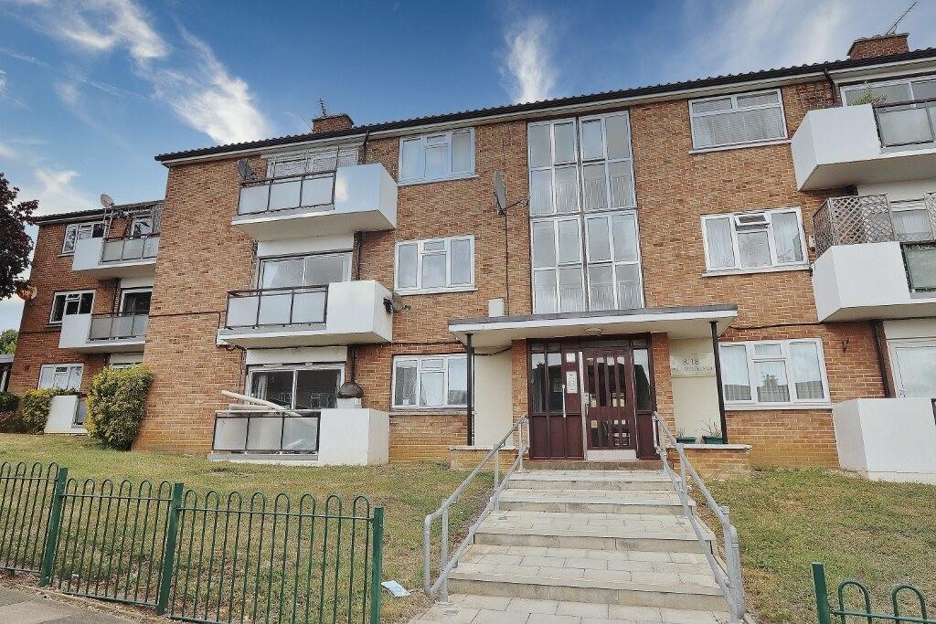 Hillrise Road, Collier Row, Romford 2 bed flat - £230,000