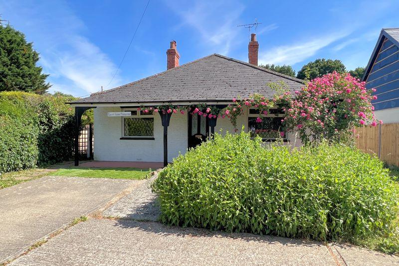 Shadoxhurst 3 bed detached bungalow - £525,000