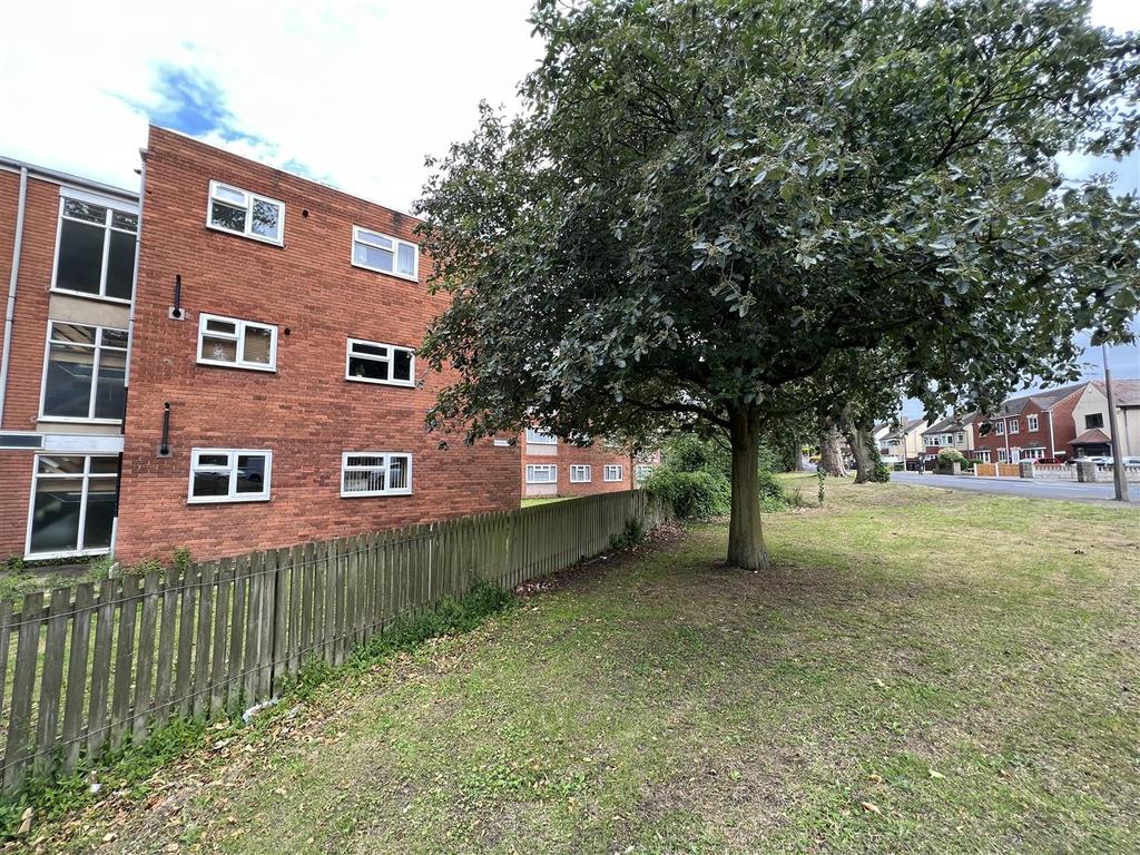 Cemetery Road, Stourbridge 1 bed flat - £625 pcm (£144 pw)