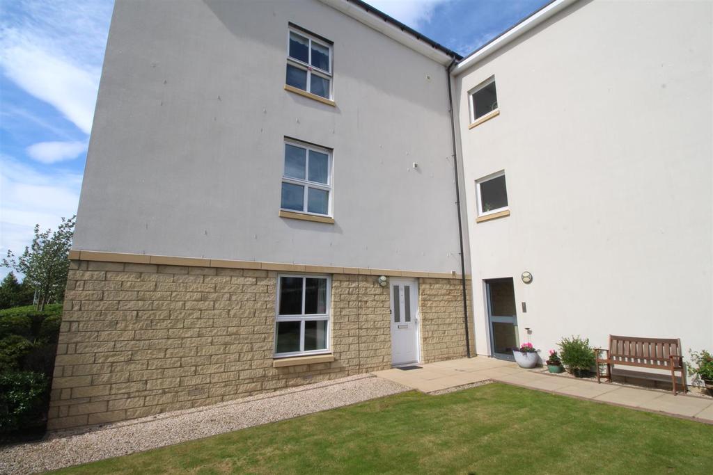 Octavia Terrace, Greenock 2 bed flat - £225,000