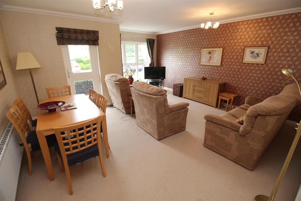 Octavia Terrace, Greenock 2 bed flat - £225,000