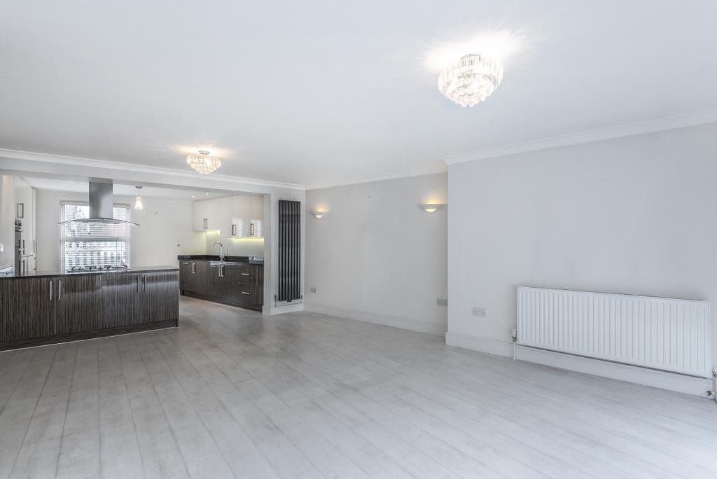 British Grove South Chiswick W4 3 bed house - £3,000 pcm (£692 pw)