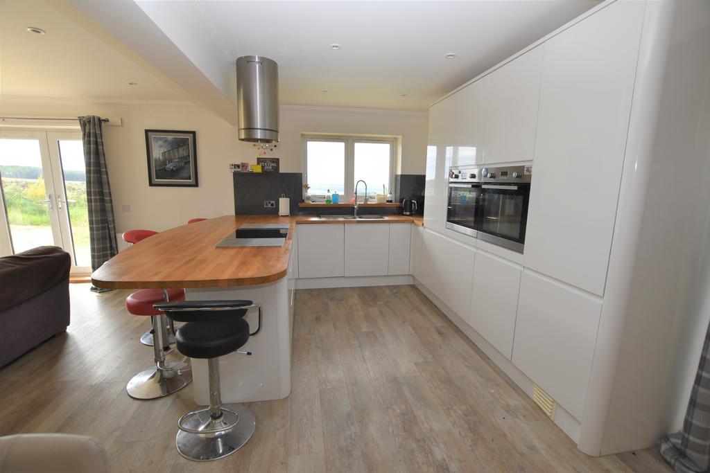 Westwood Croft, Clochan 3 bed detached house - £350,000
