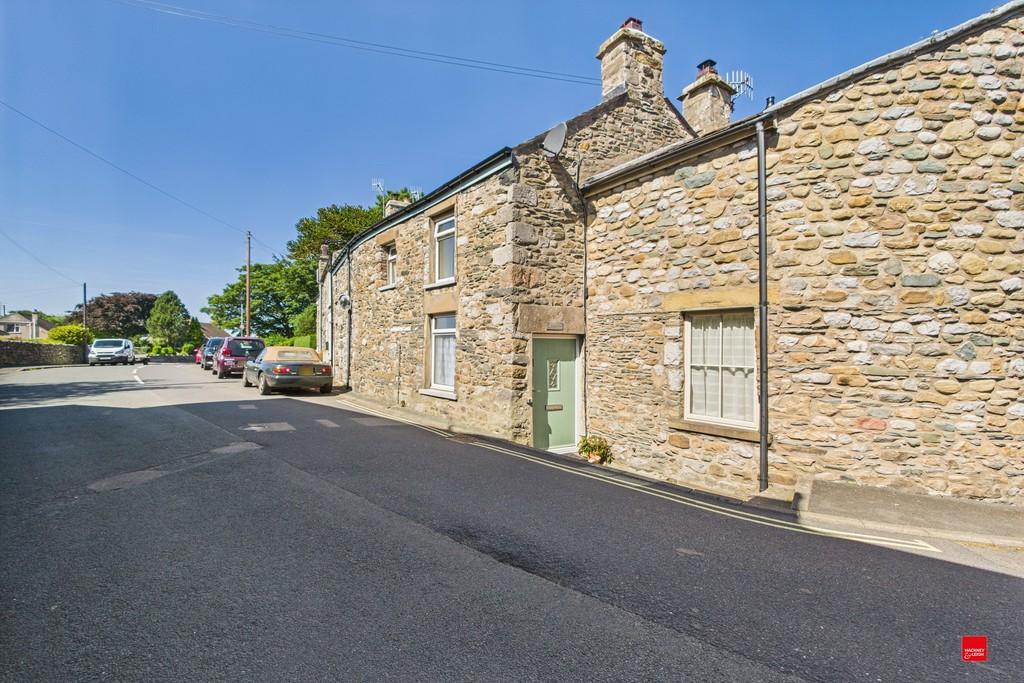 Bank End, Ingleton 2 bed terraced house - £795 pcm (£183 pw)