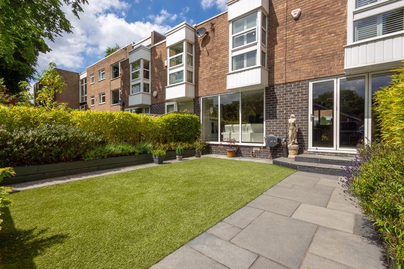 Ferndene Court, Moor Road South... 3 bed terraced house - £475,000