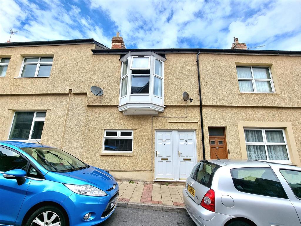 Main Street, Barry 2 bed flat - £650 pcm (£150 pw)