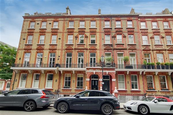 NEVERN SQUARE, London, SW5 1 bed flat - £3,142 pcm (£725 pw)