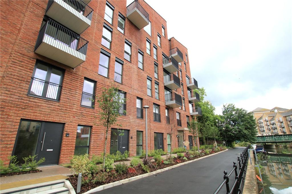 Joseph Huntley Walk, Reading, RG1 2 bed apartment - £1,625 pcm (£375 pw)
