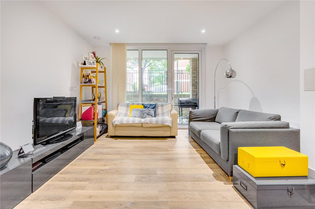 Butler Court, Hyde Lane, London 2 bed flat - £625,000