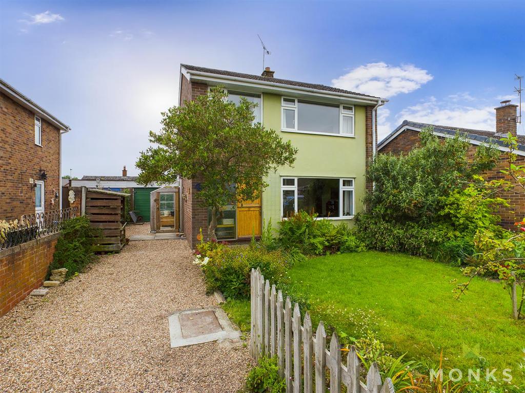 Sun Grove, Wem 3 bed detached house - £260,000