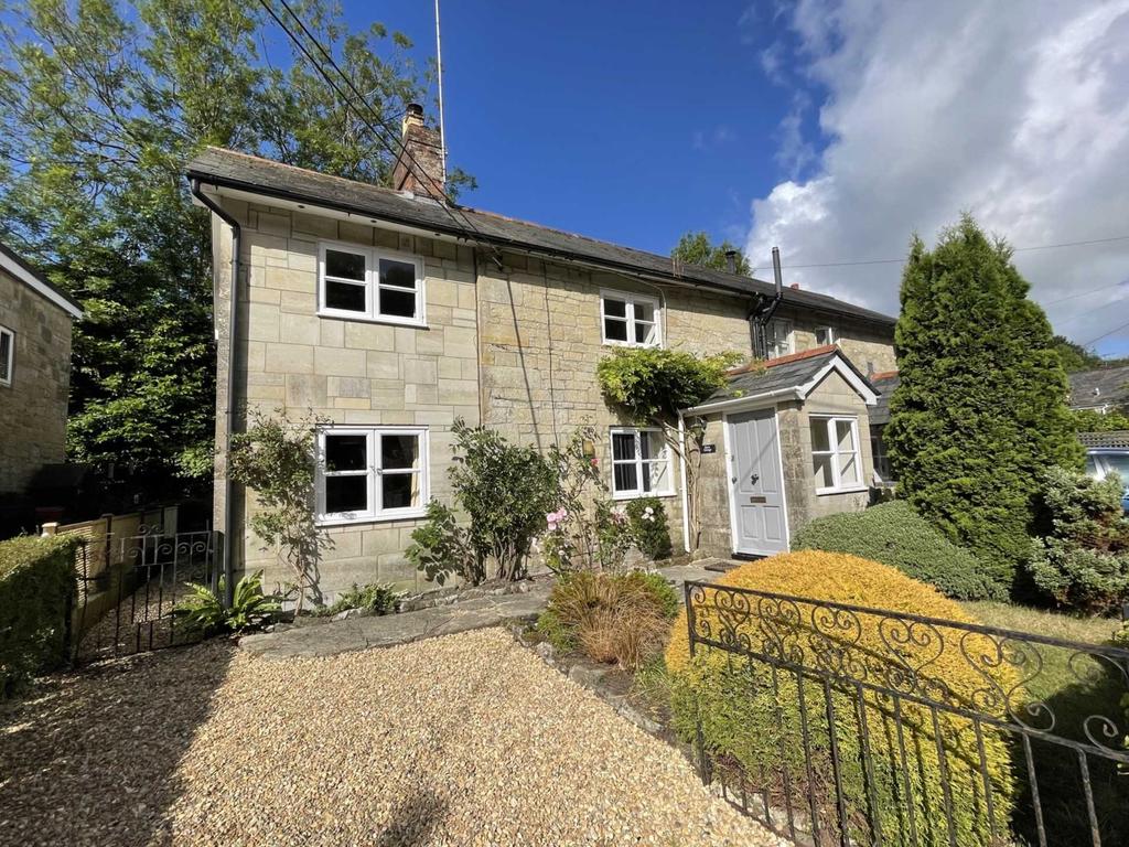 Fovant 2 bed semi-detached house - £325,000