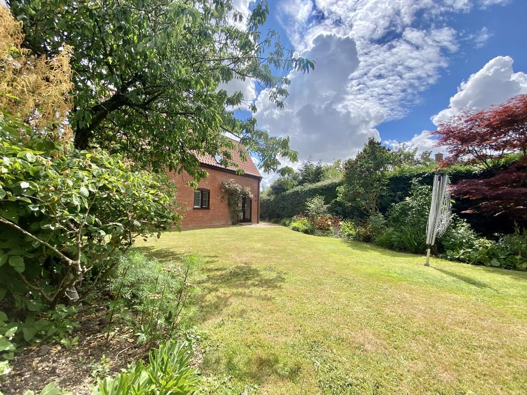 Flaxlands, Carleton Rode 4 bed detached house - £599,950