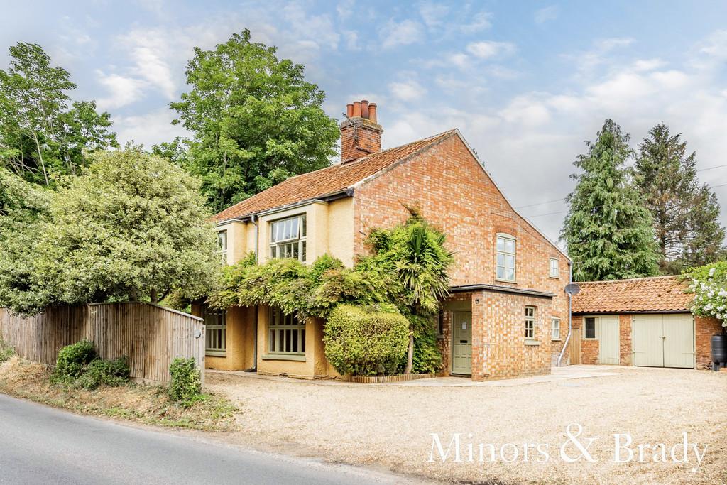Norwich Road, Yaxham 4 bed detached house - £525,000
