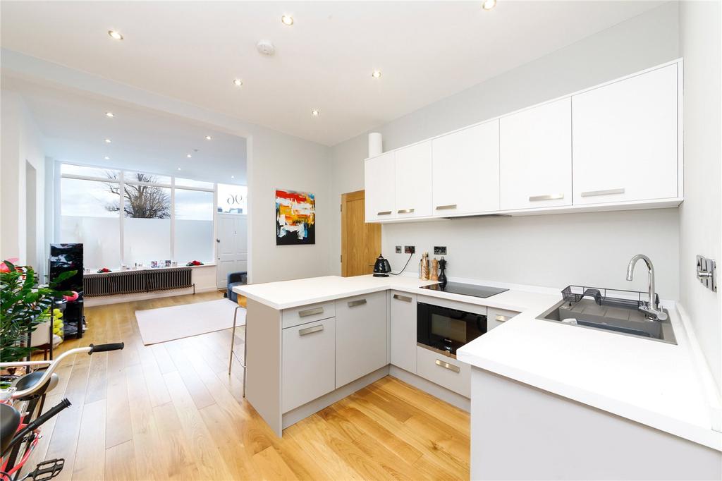 Felsham Road, Putney, SW15 2 bed apartment - £2,500 pcm (£577 pw)