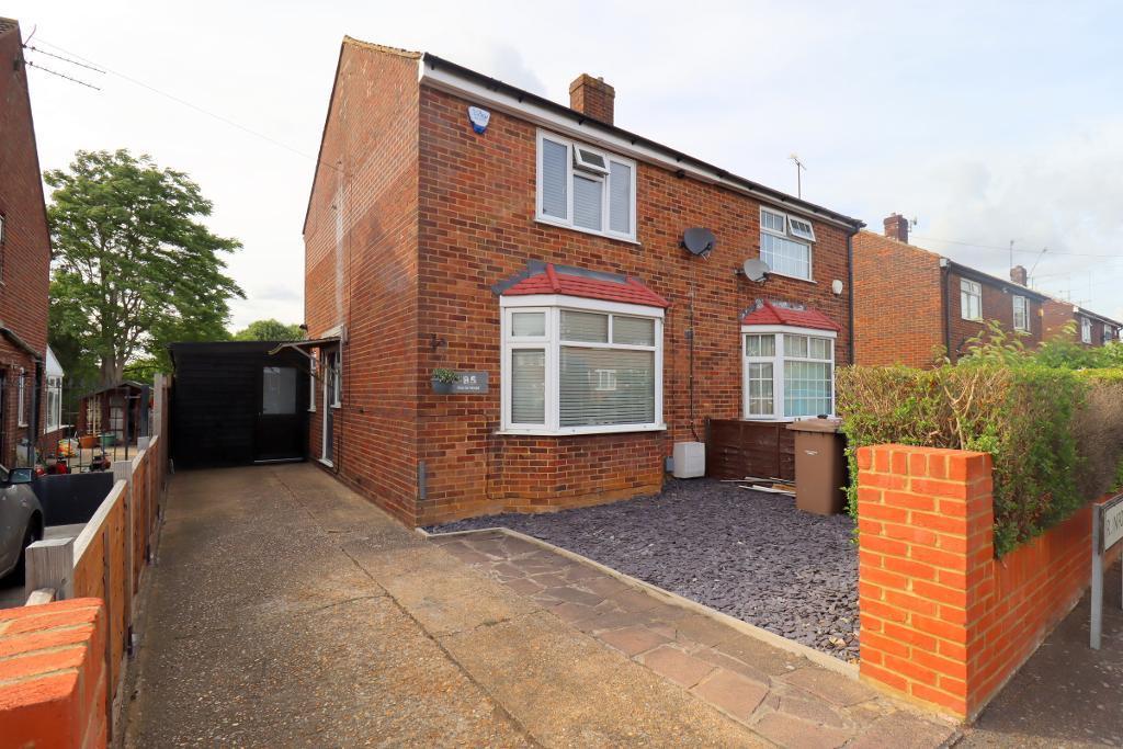 Runfold Avenue, Luton, Bedfordshire, LU3 2EJ 2 bed semi-detached house ...