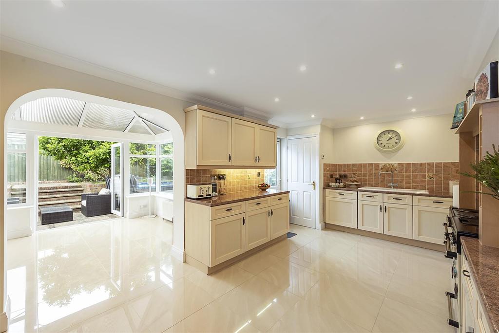 Mancroft Road, Aley Green 4 bed detached house - £895,000