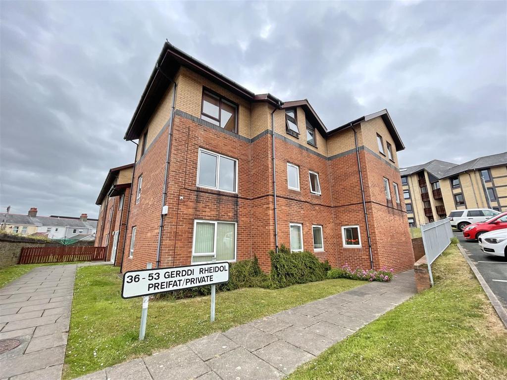 Gerddi Rheidol, Trefechan, Aberystwyth 2 bed flat - £149,995