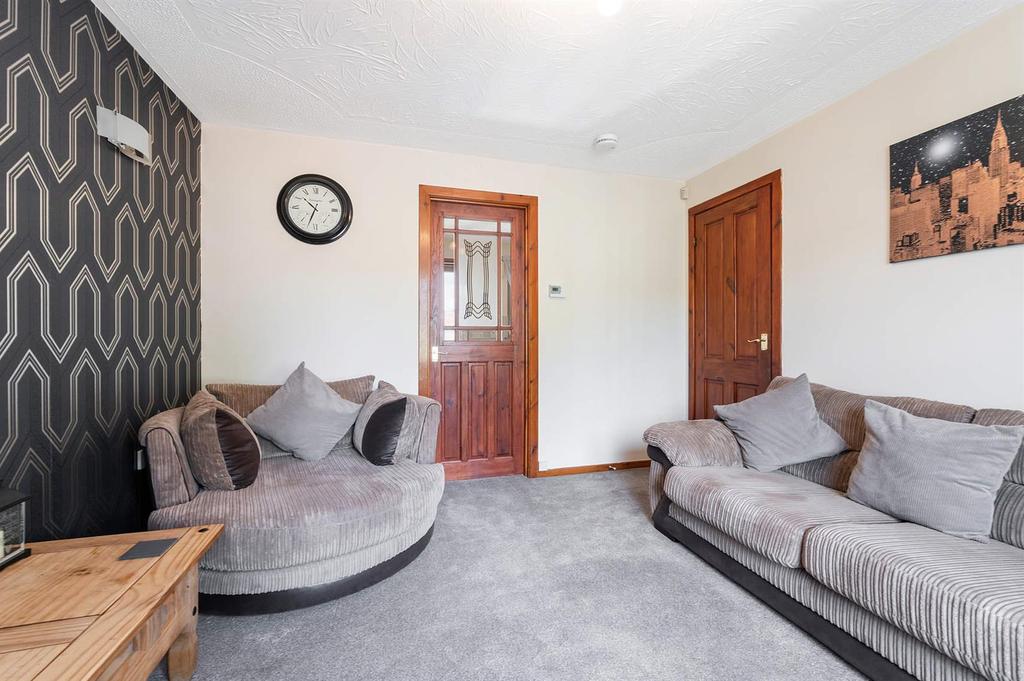 20a Kirkland Gardens, Ballingry, KY5 8NZ 2 bed semi-detached house - £ ...