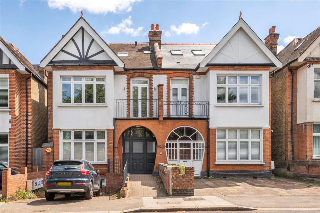 Roehampton Lane, London 2 bed flat - £1,900 pcm (£438 pw)