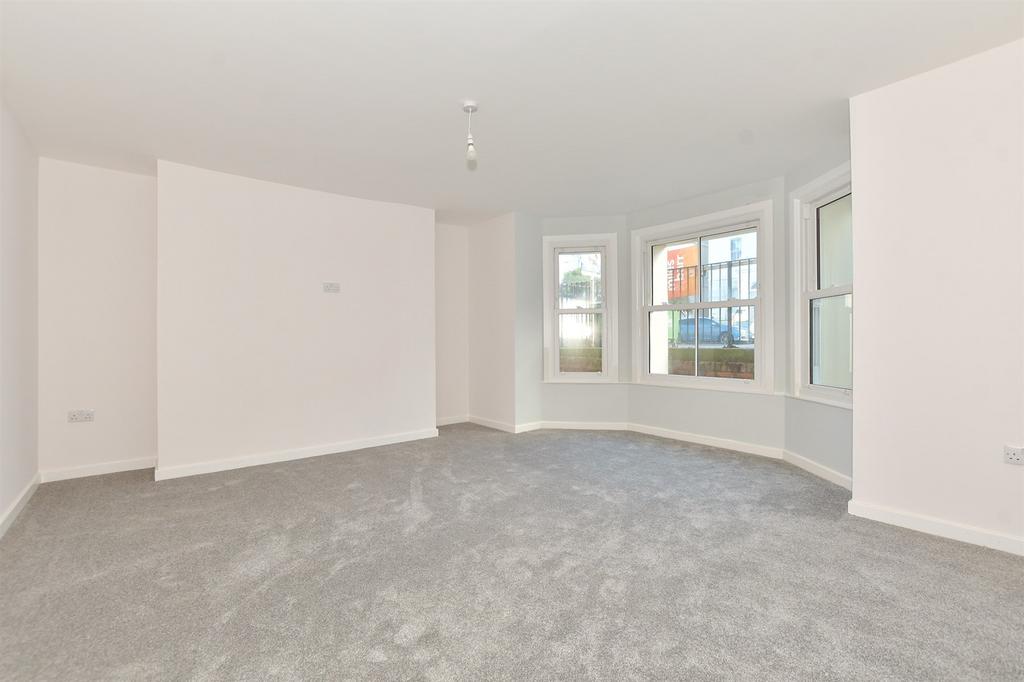 Trinity Gardens, Folkestone, Kent 3 bed apartment - £240,000