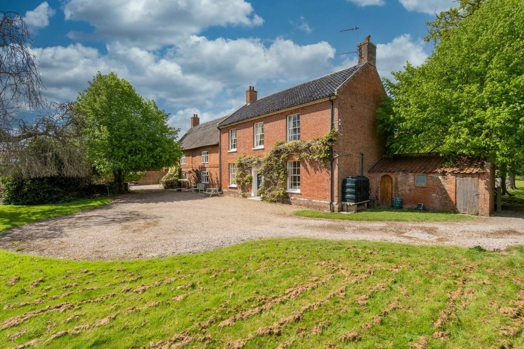 Lessingham 7 bed farm house - £1,100,000