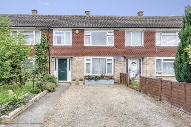 Bicester, Oxfordshire, OX26 3 bed terraced house - £300,000