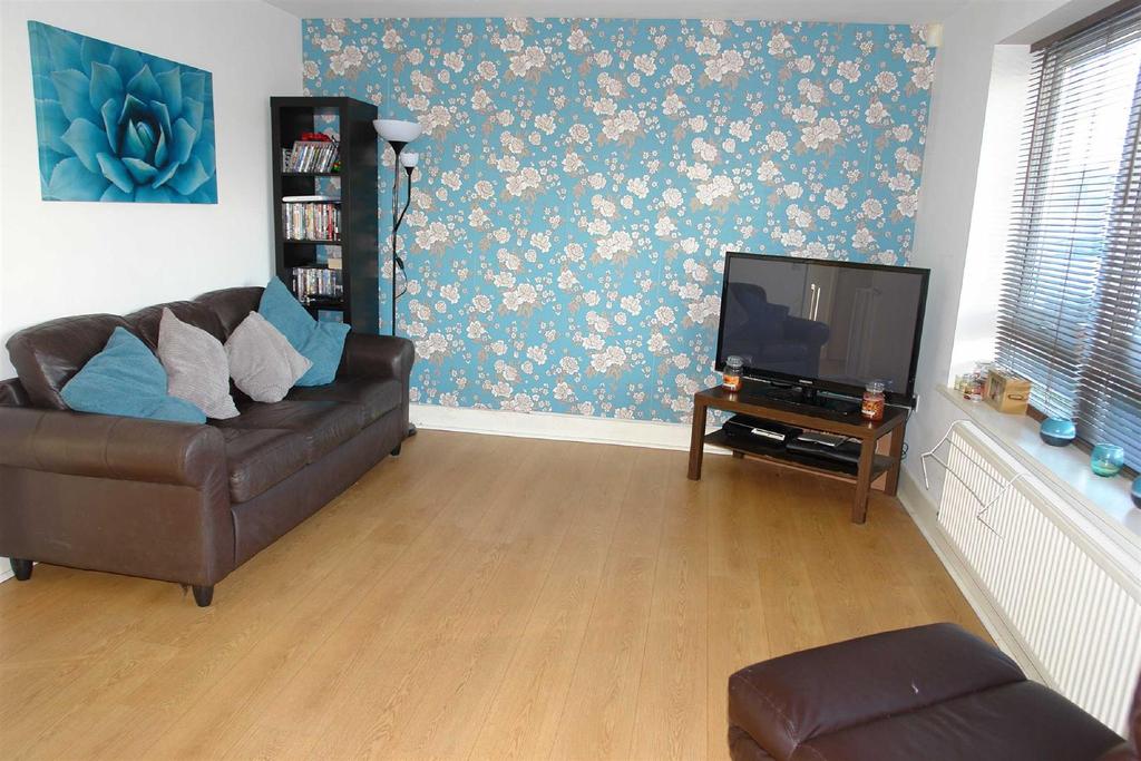 August Courtyard, The Staithes, Dunston 2 bed flat - £125,000
