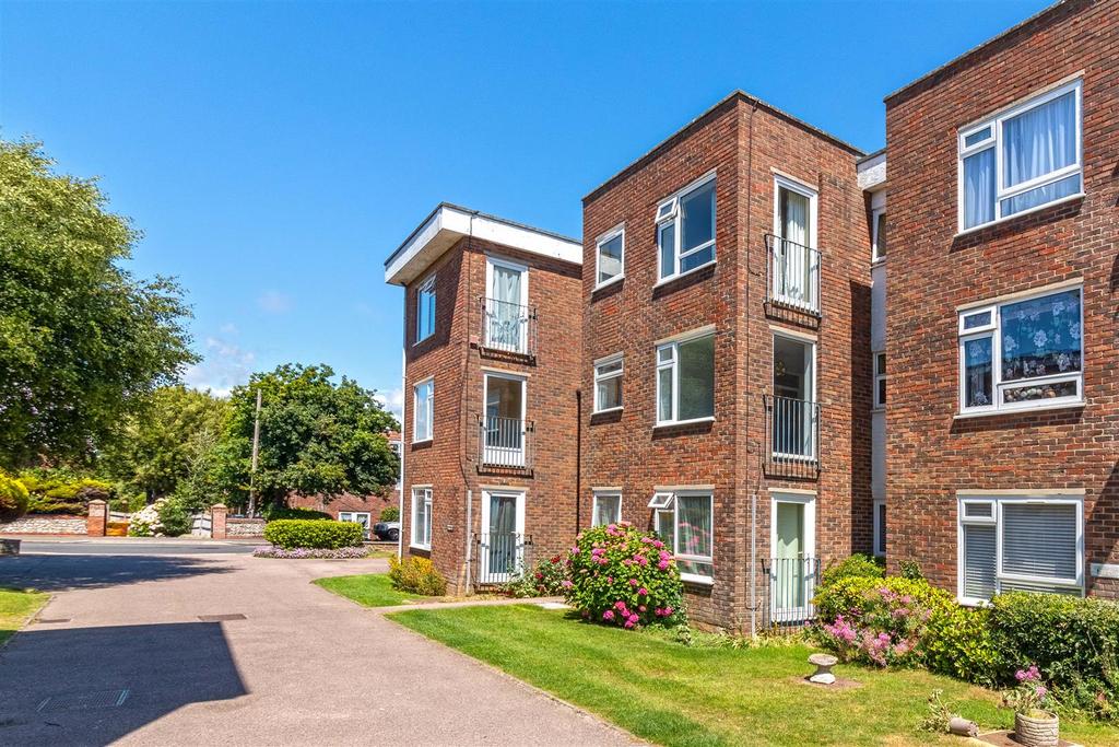 Mill Road, Worthing 1 bed apartment - £850 pcm (£196 pw)