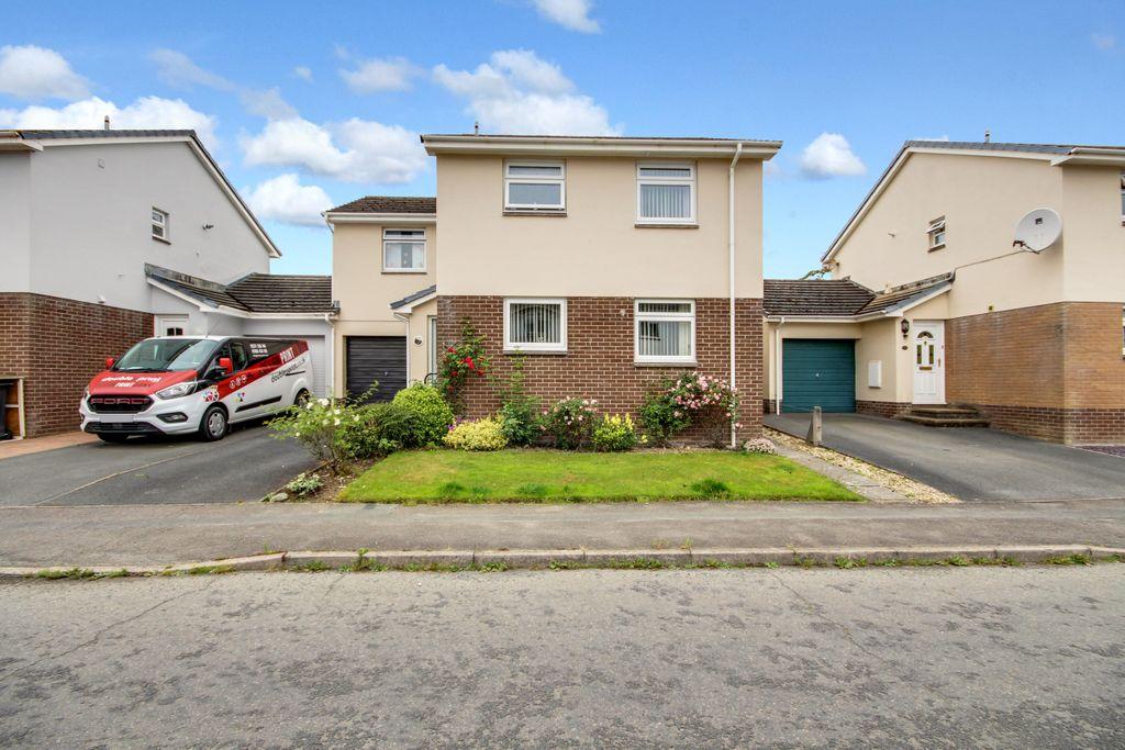 Youings Drive, Pilton, Barnstaple... 4 bed link detached house - £325,000