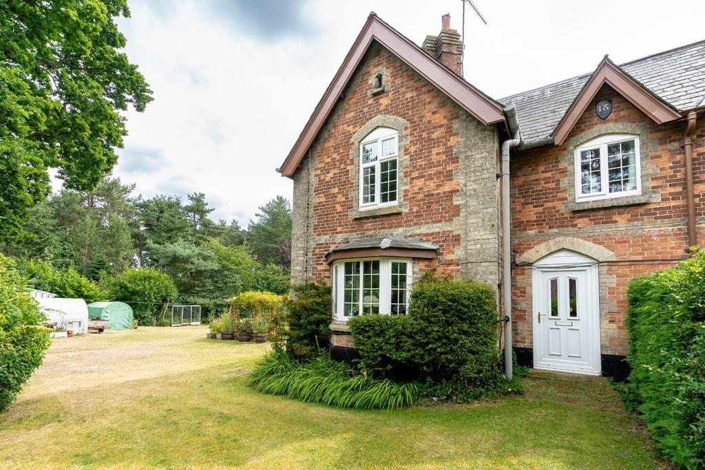Shouldham Thorpe 3 bed cottage - £350,000