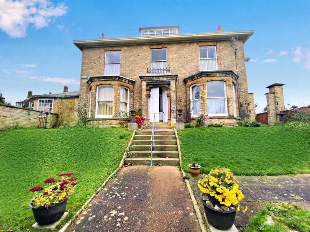 Burnside, 29 Eastgate, Hornsea 1 bed apartment - £100,000
