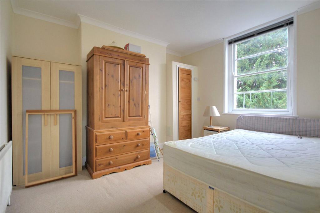 Russell Street, Reading, Berkshire, RG1 1 bed apartment - £185,000