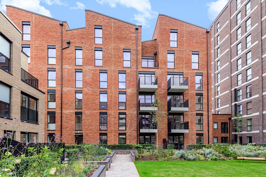 Joseph Huntley Walk, Reading, RG1 1 bed apartment - £1,500 pcm (£346 pw)