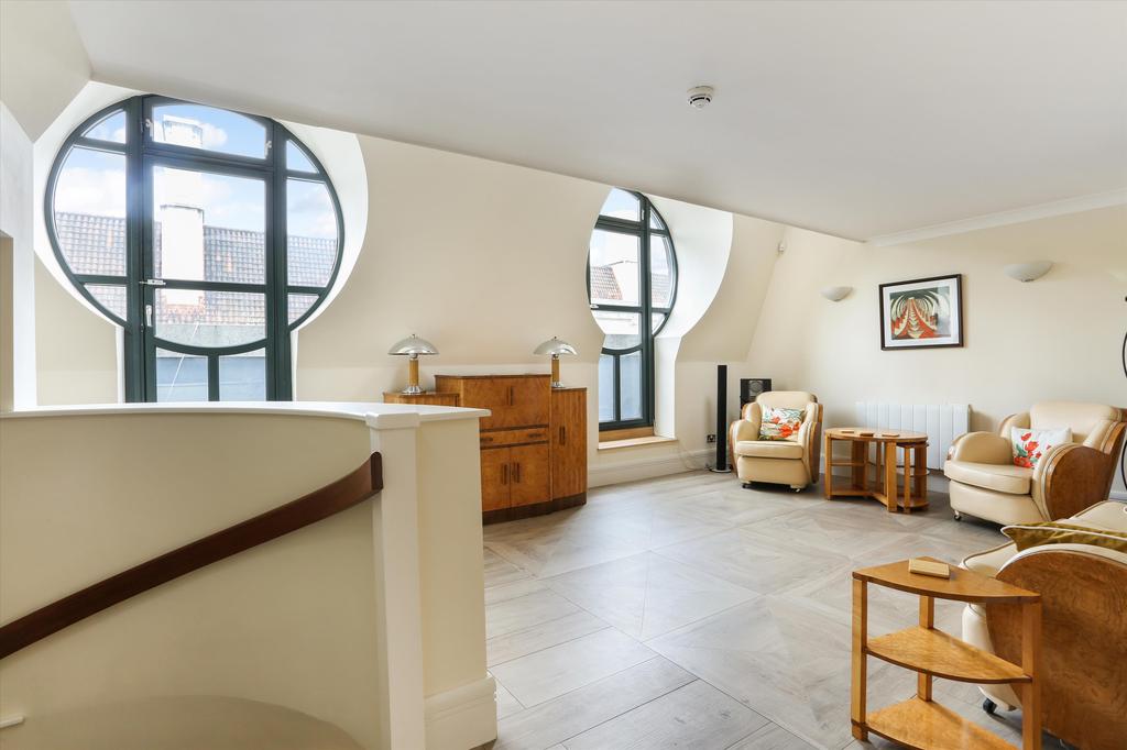 Forum Magnum Square, London, SE1 2 bed flat - £900,000